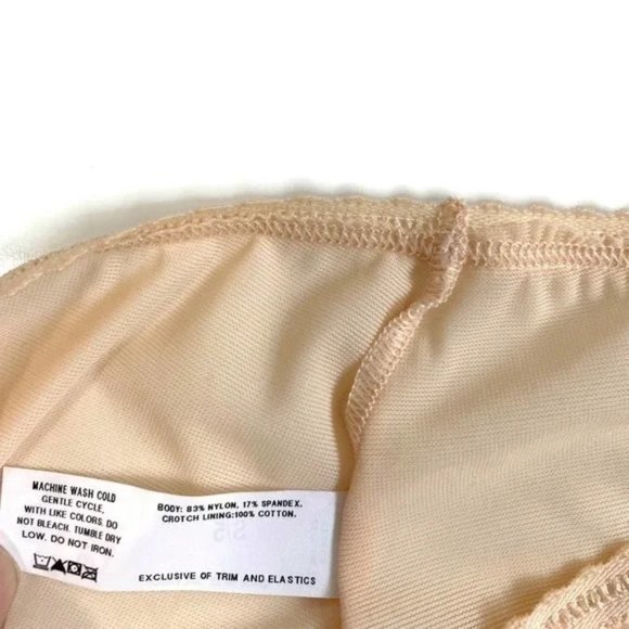 Bali | Intimates & Sleepwear | Bali Skimp Skamp Brief Underwear 2633s ...